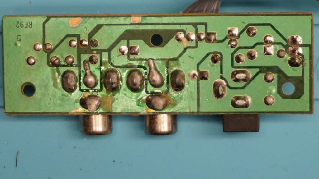 Inside an NES Clone - RetroBit RES Teardown - PCBurn